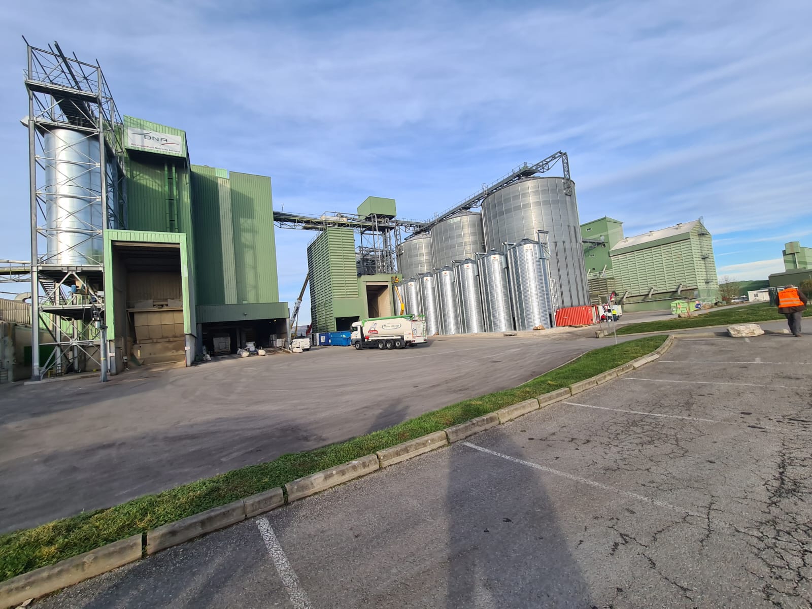 Fermieri români, membri ai cooperativelor agricole din UNCSV, vizitează ...