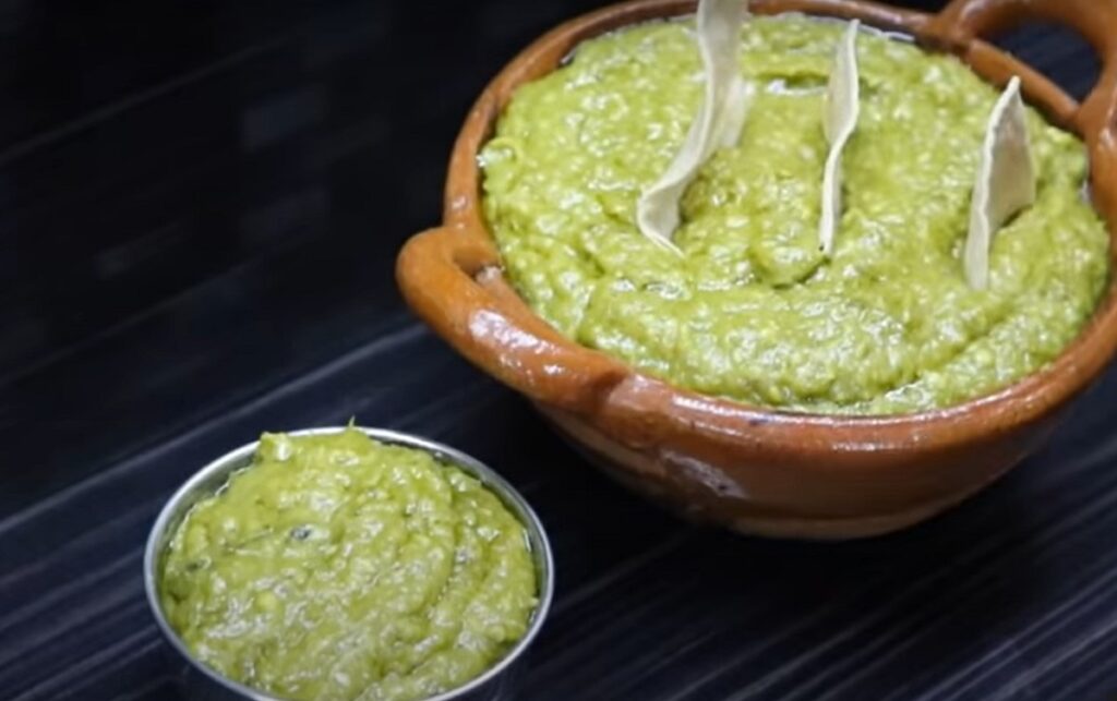Guacachile: O imitație de guacamole cu tradiție, preparat din doar ...