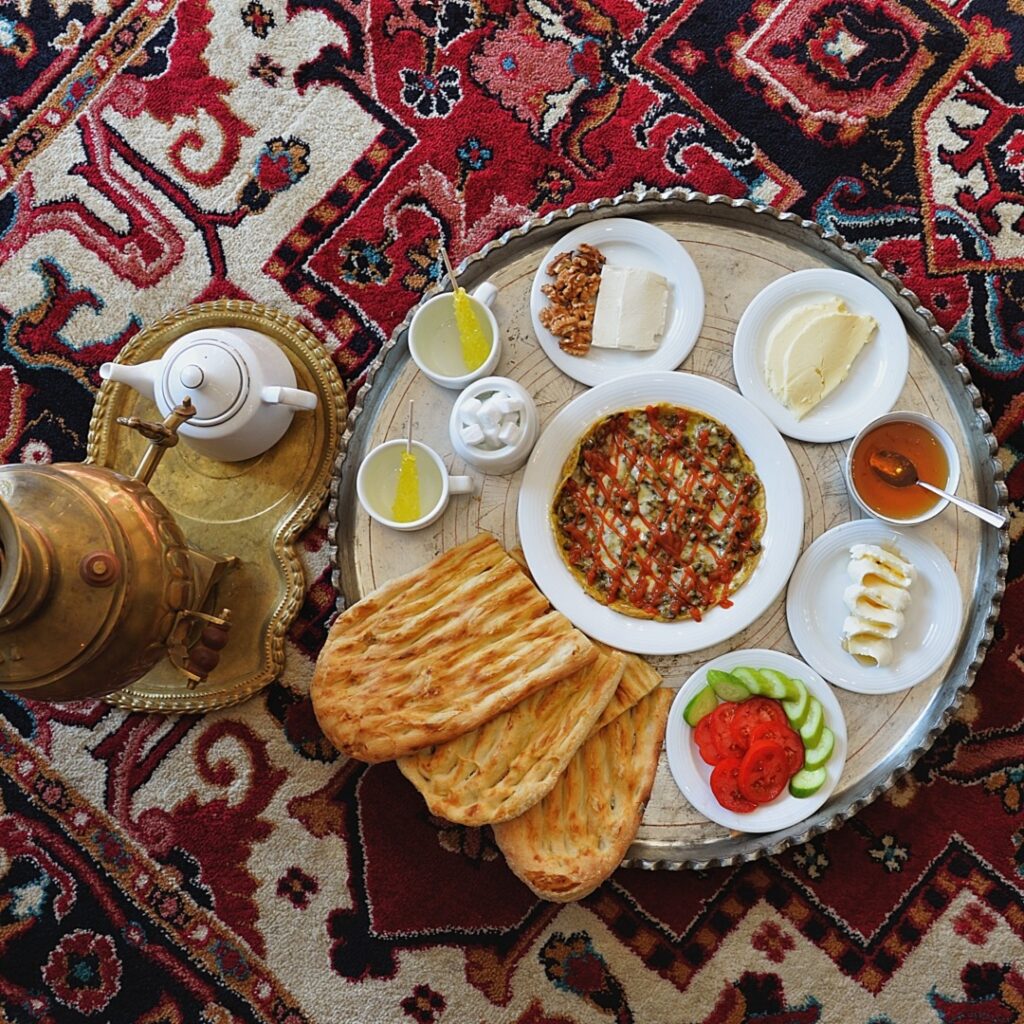 Istanbul: Patru localuri autentice unde să mănânci micul dejun / De la ...