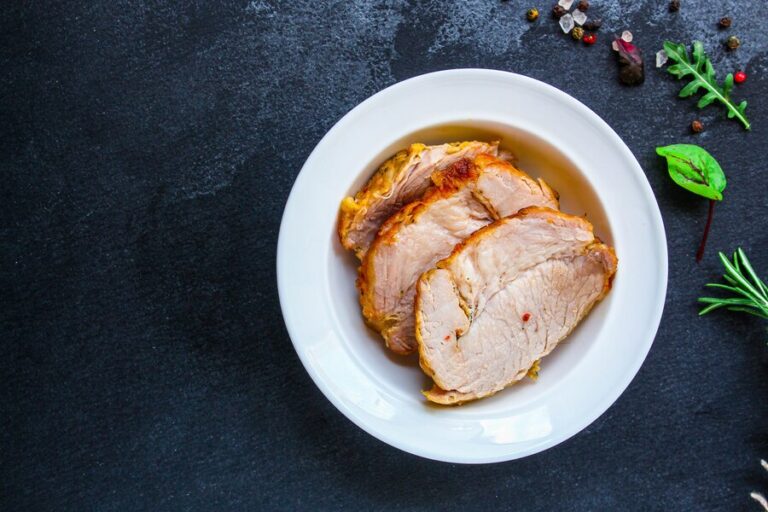 Carne de porc marinată în lapte, o friptură mai delicată, alternativă ...