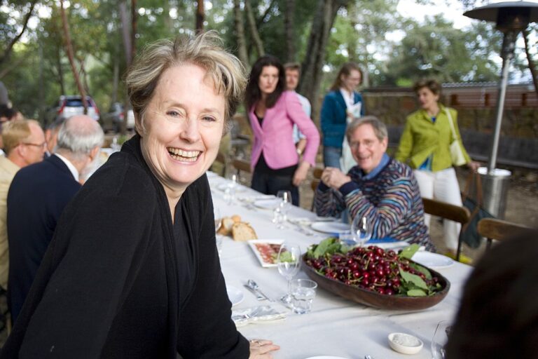 Chef Alice Waters: „Trăim într-o lume în care altcineva decide ce ...
